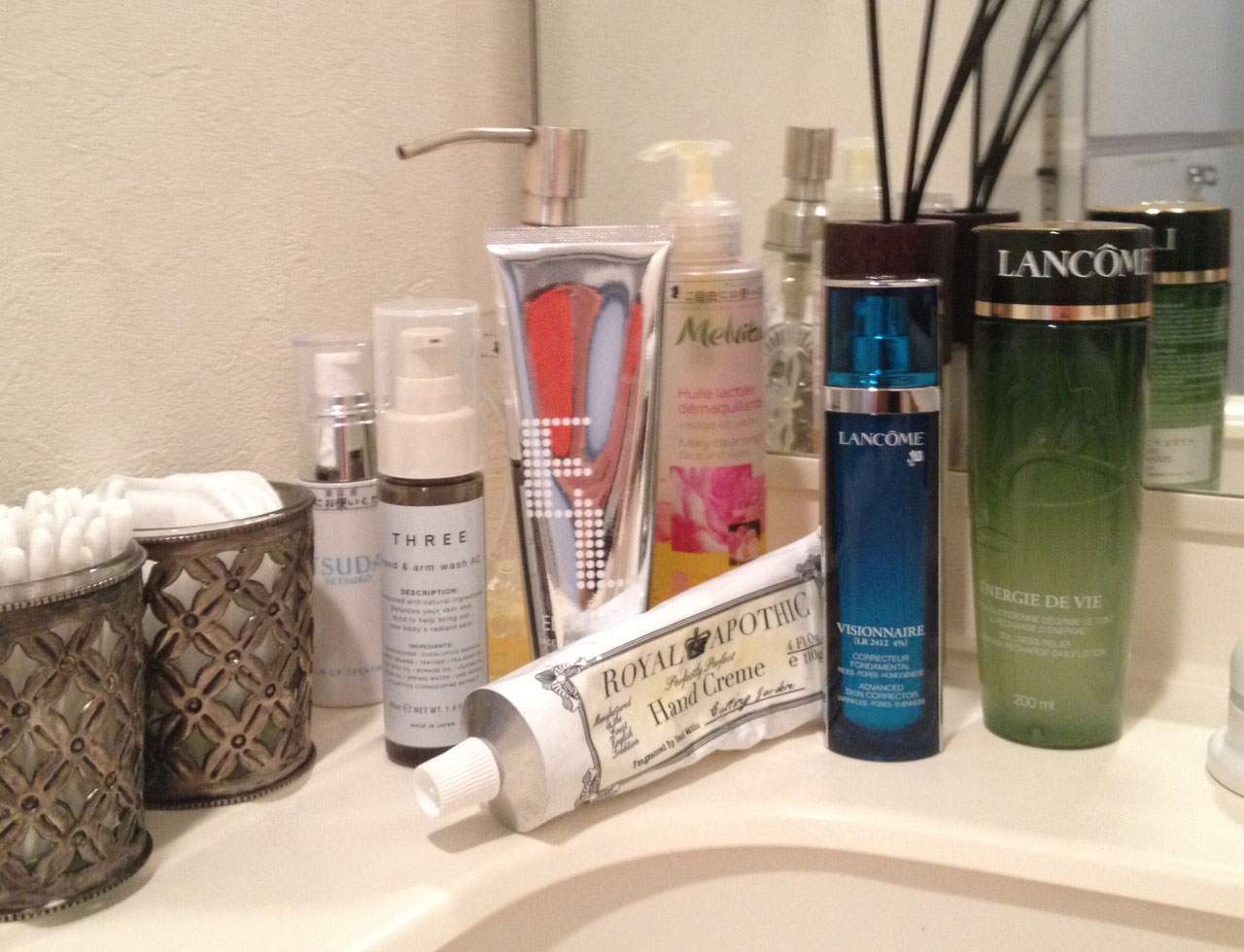 Try it at Our Dressing Room! | Studio Apro